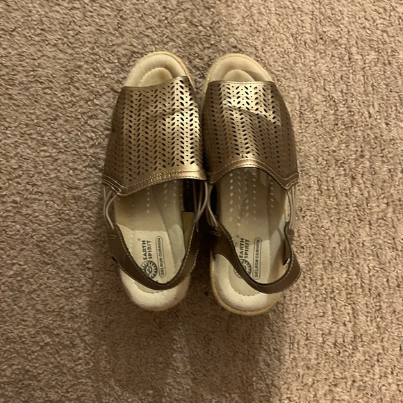 Earth Spirit | Shoes | Earth Spirit Bronze Sandals | Poshmark